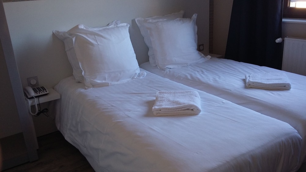 Auberge du Château de Joux: AU$134 Deals & Reviews (La Cluse-and-Mijoux ...