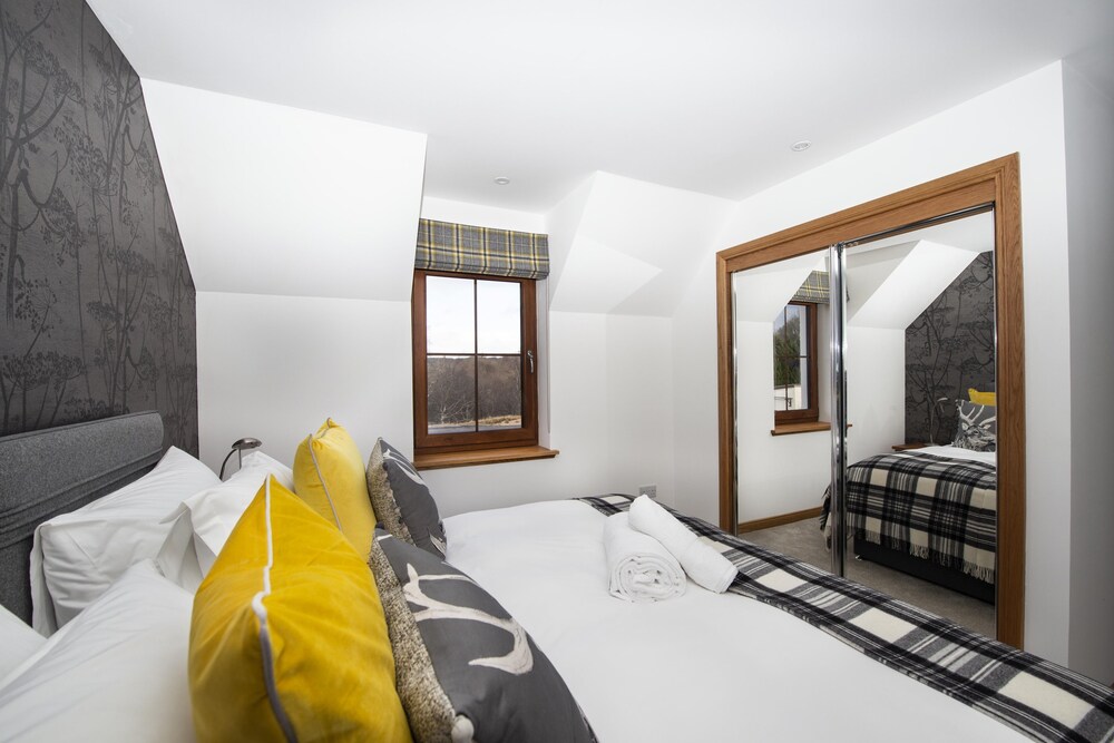 Luxuriously appointed apartment with stunning views - Torlundy | Vrbo