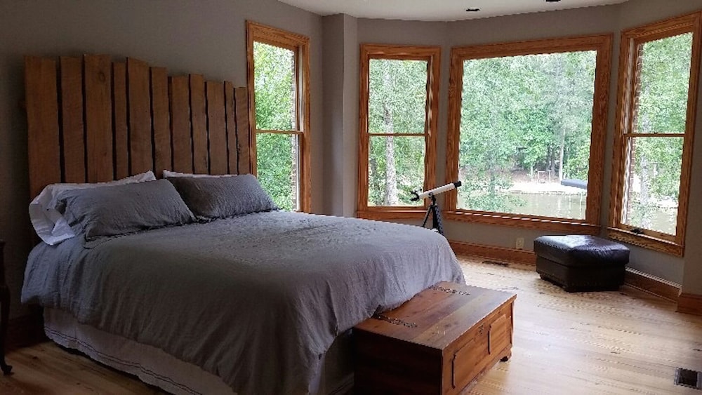 Huge Home on Water, Sleeps 16, Lots of Family Activities Included on ...