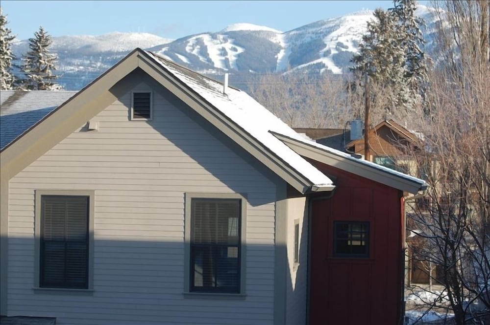 Stylish Railway Loft in the Heart of Whitefish - walking distance to ...