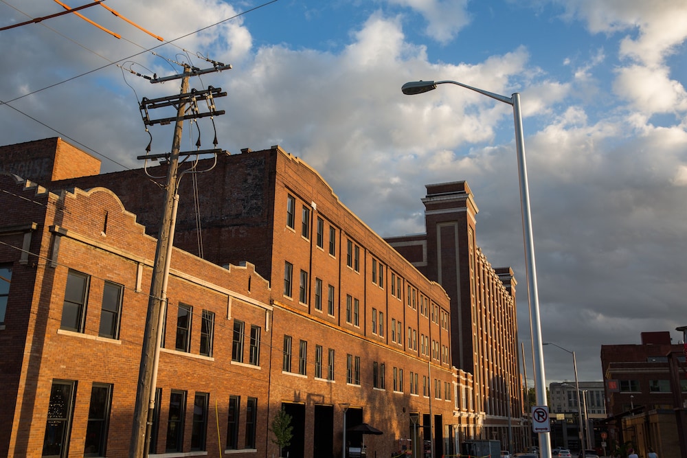 Crossroads Hotel, Kansas City: $179 Room Prices & Reviews | Travelocity