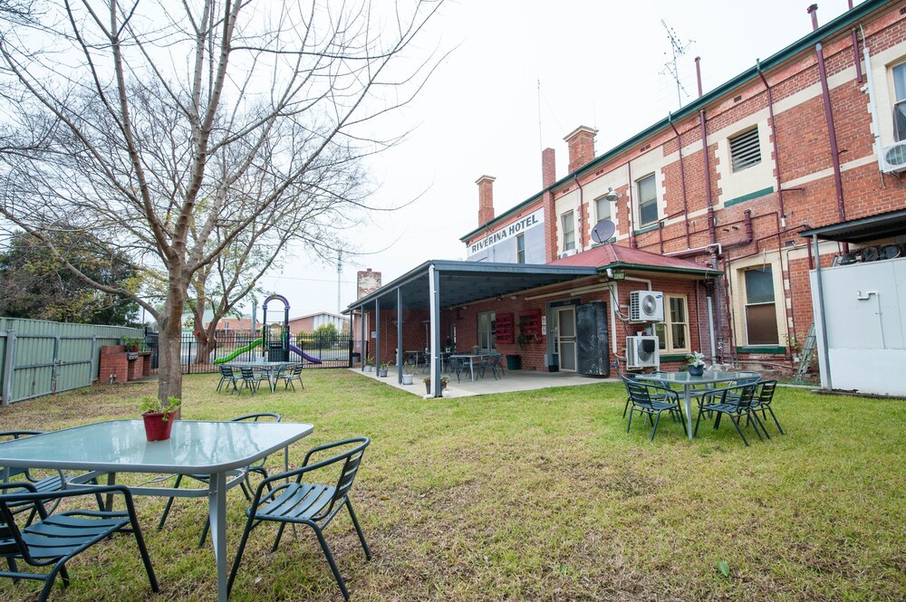 Riverina Hotel: AU$76 Deals & Reviews (Holbrook, AUS) | Wotif