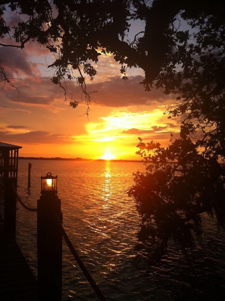 Magical Waterfront Home, Sunsets,Guest House, Beach, Dock, game room ...
