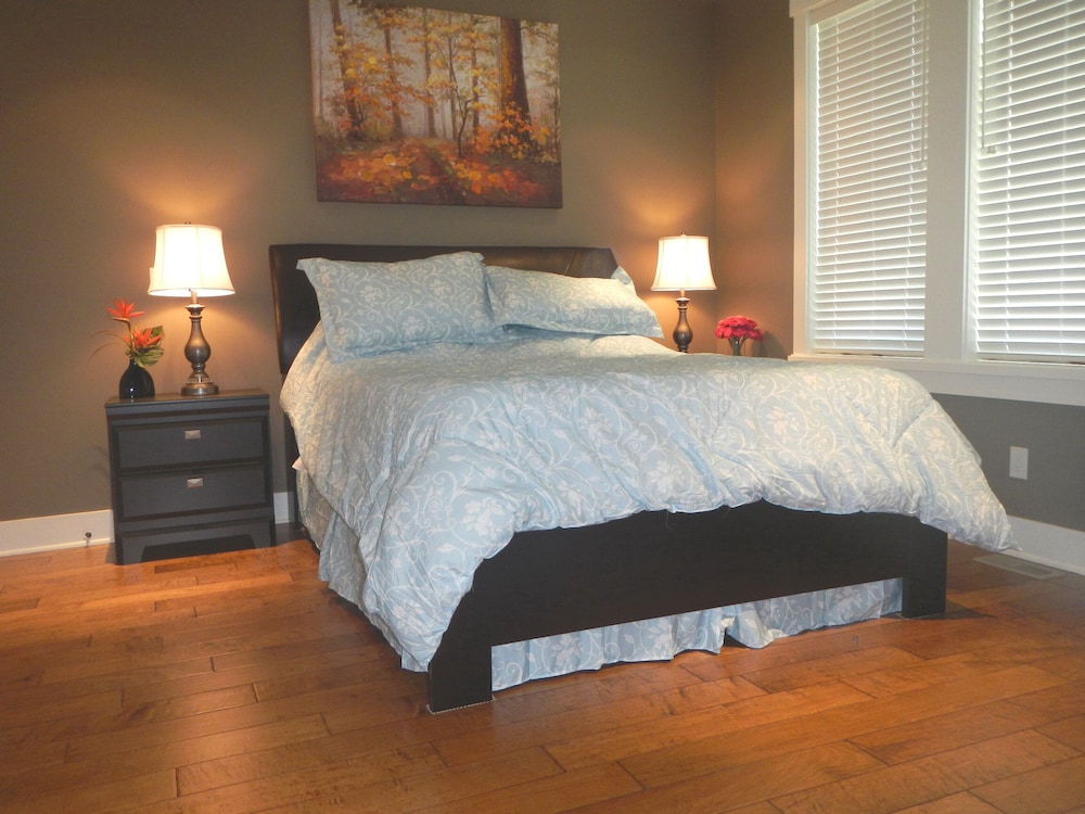 Qualicum Family Beach House & Oceanfront Gated Resort. - Qualicum Bay ...