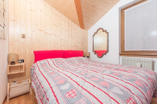 Cozy Apartment With Stunning View On Val Rendena - Pinzolo