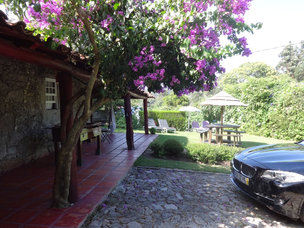 House with private heated pool, near beaches - Trás-o-Rio | Alugue ...