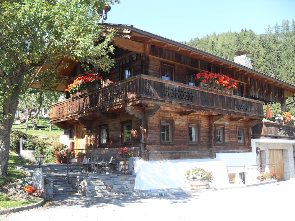 Warm feel-good house, 3 top ski areas, playground - Fuegenberg | Vrbo