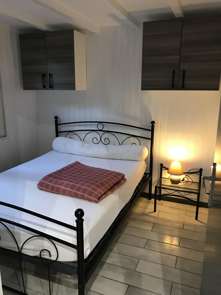 Near Soulac/mer, house 3 bedrooms, sleeps 6, heated indoor pool ...