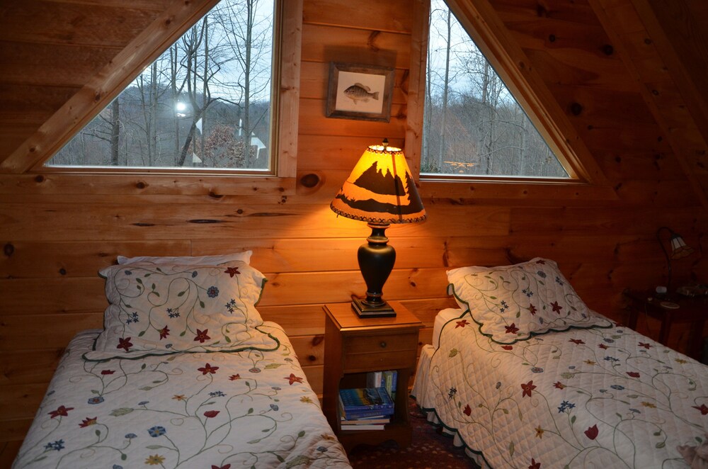 The B's Hive, 3 BR+Loft, 3-1/2 BA, Pool Table, Views - Boomer | Vrbo