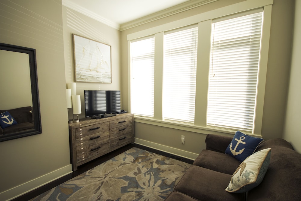 Luxury Beach House 3 Bedroom Ocean View - Pool - Qualicum Bay | Vrbo