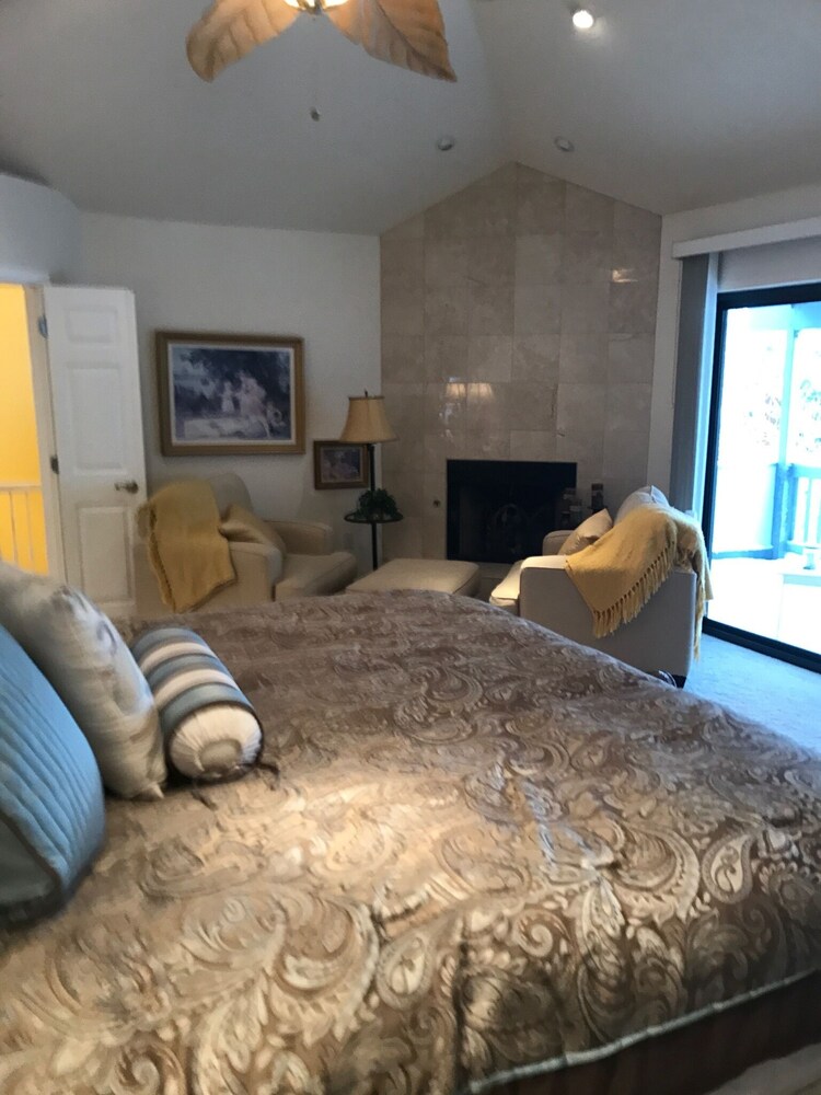 A Lakefront Luxury Mountain Home on Rainbow Lake - Pinetop-Lakeside | Vrbo