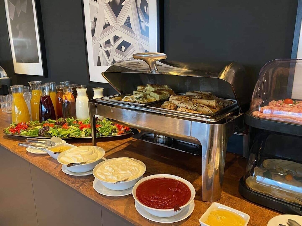 Room Deals for Zaliasis slenis - Self check-in hotel, Aukštkiemiai ...