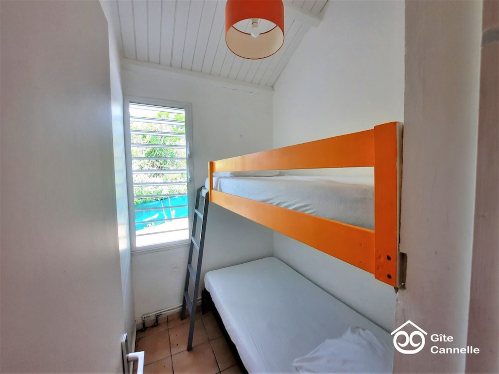 Mango bungalow in nature near the sea - Saint-François | Vrbo