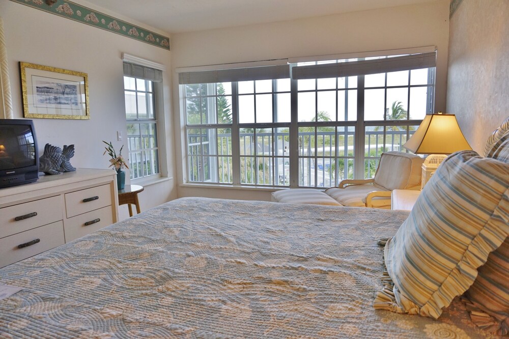 Just steps to 2 miles of private beach! Relaxing family villa. C2624C ...