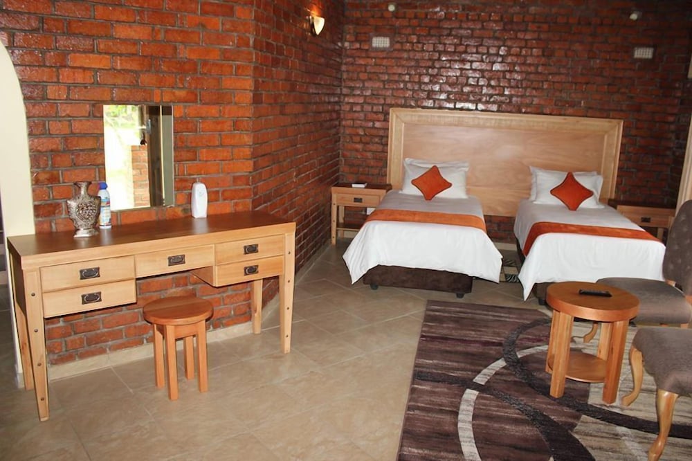 Stephen Margolis Resort, Harare: $76 Room Prices & Reviews | Travelocity