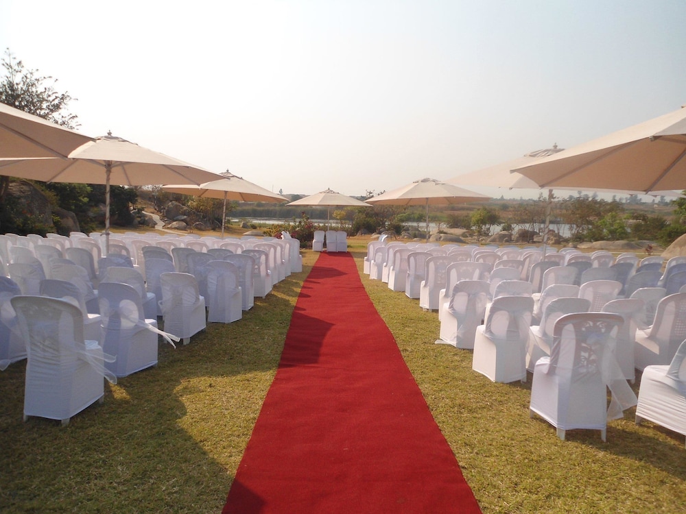 Stephen Margolis Resort in Harare | Best Rates & Deals on Orbitz