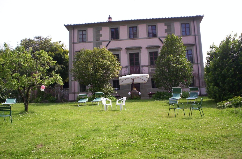 Noble villa for 16 people, with park and pool in Tuscany - Nocchi | Vrbo
