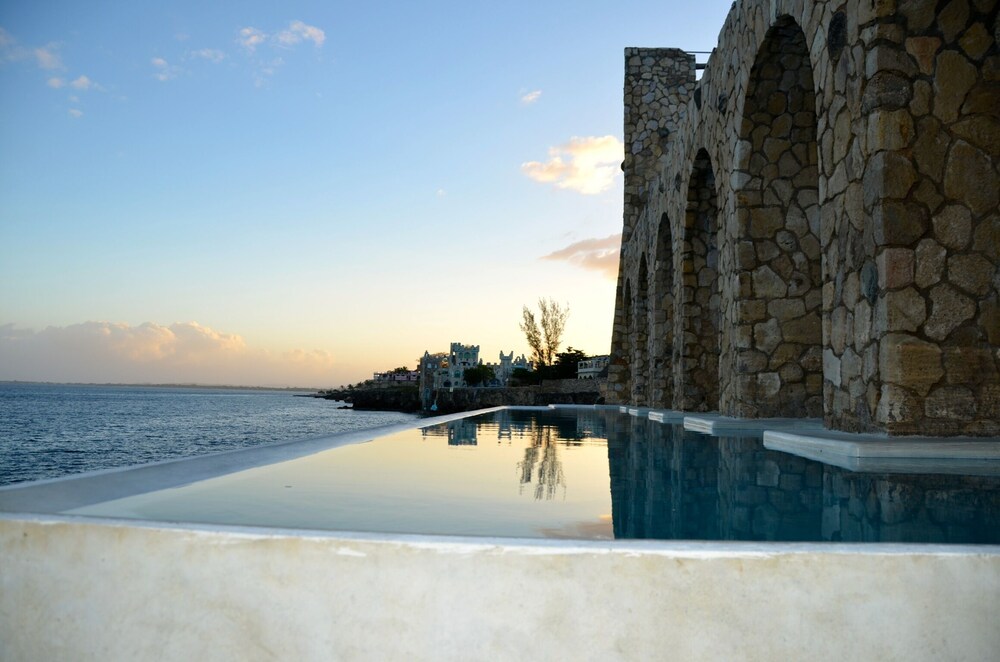 Pattoo Castle: An Exquisite Jamaican experience: Weddings & Private ...