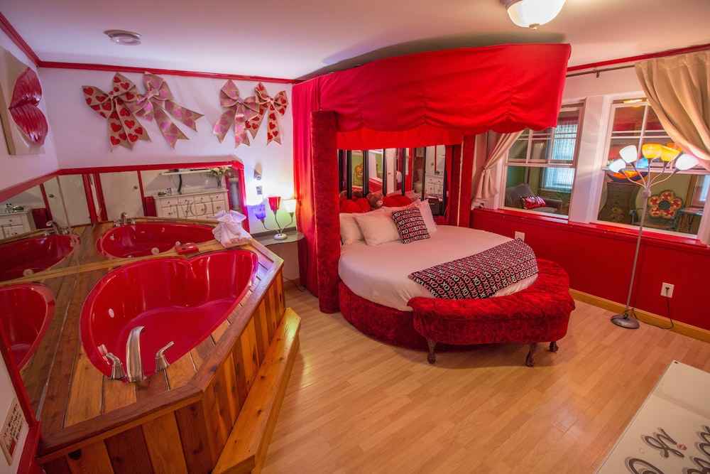 Adventure Suites, North Conway: 2020 Room Prices & Reviews | Travelocity