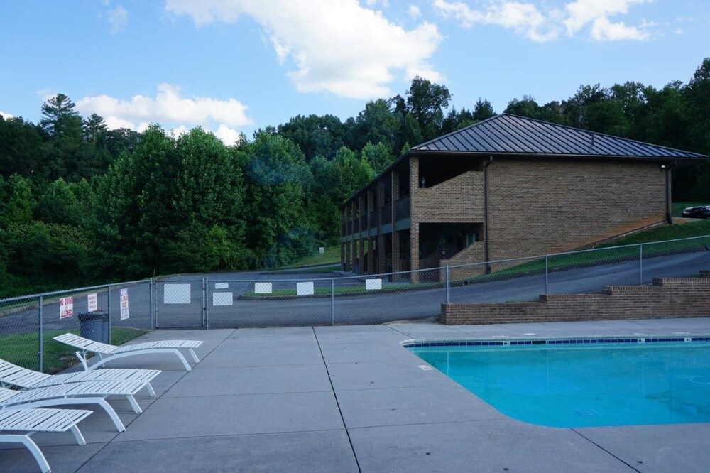 Townsend River Breeze Inn in Townsend | Best Rates & Deals on Orbitz