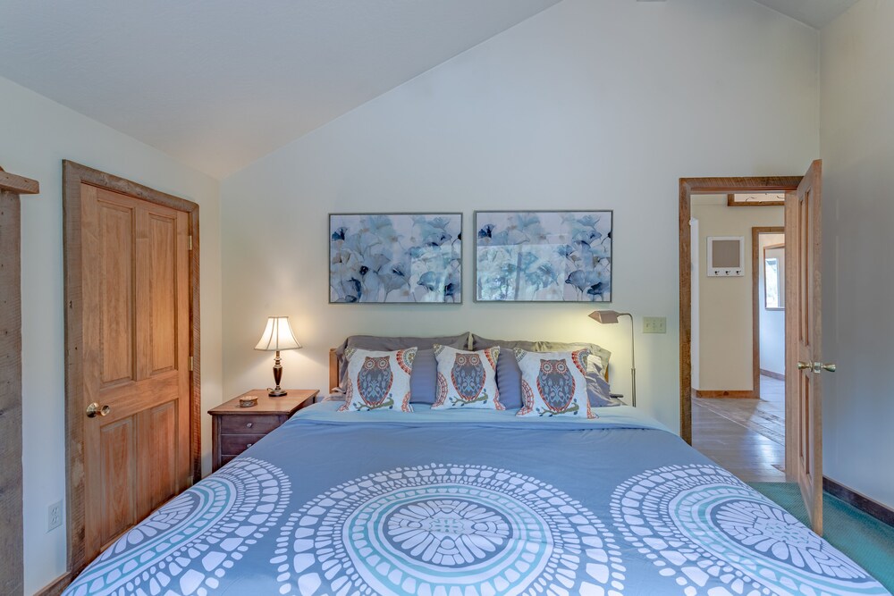 5-Star Ranch Guesthouse on 56 Beautiful Acres Beside Uncompaghre River ...