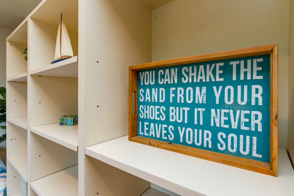 OB:~}A+Ocean/River/MtViews~HotTub ~Kayaks~FirePit~PingPong~Foosball ...