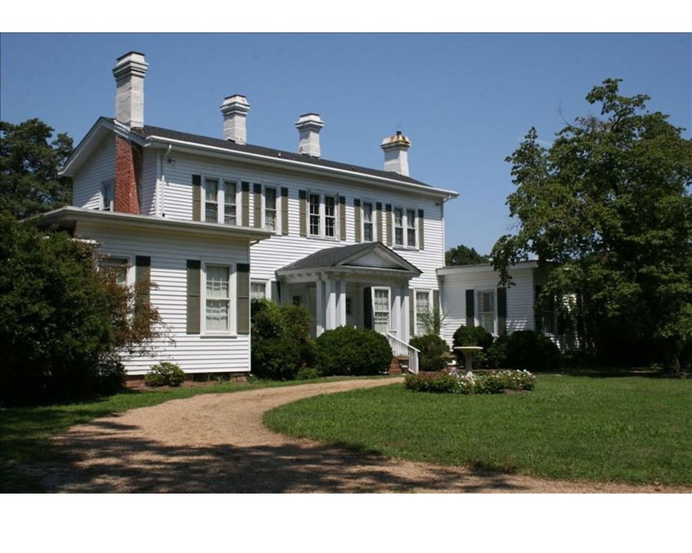 Eastover Manor is a James 19th Century Plantation Home, Spring Grove ...