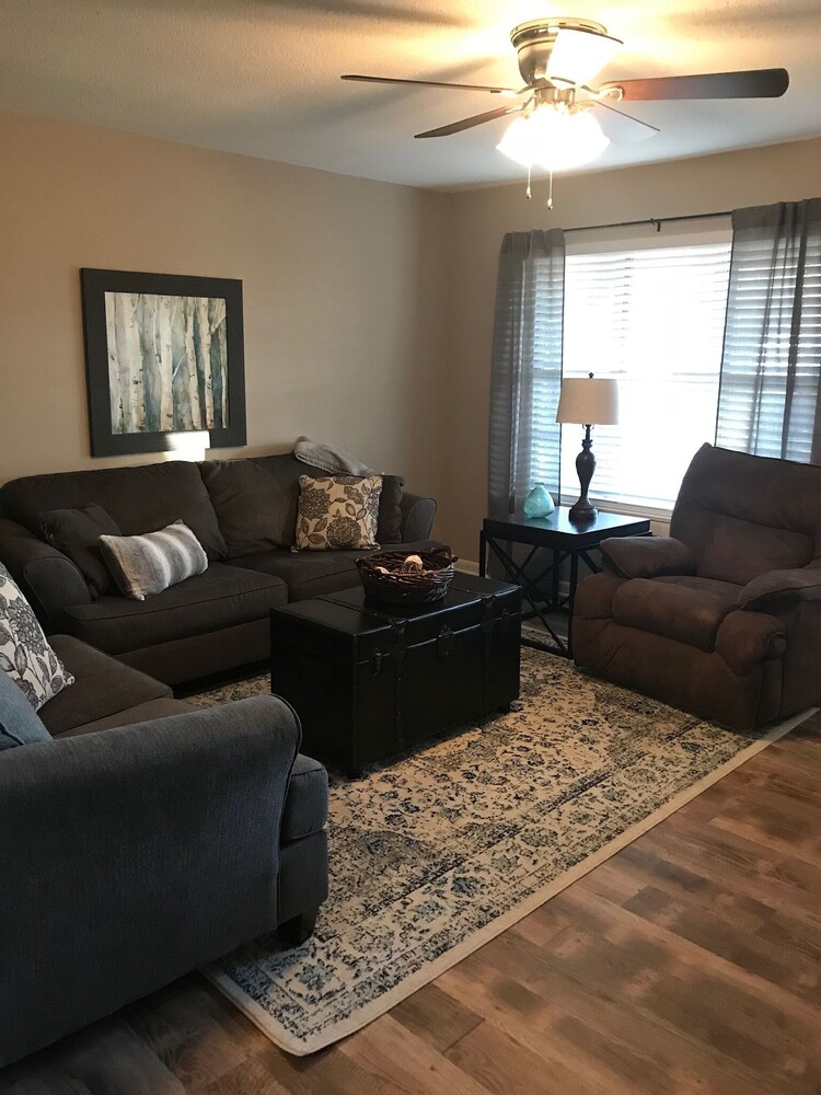 Lyndale House: Full house with 3 br - Corning | Vrbo