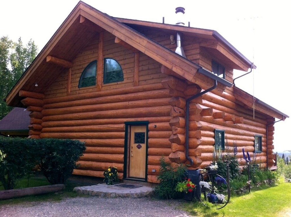 Expansive natural log home with wood stove and radiant floor heat ...