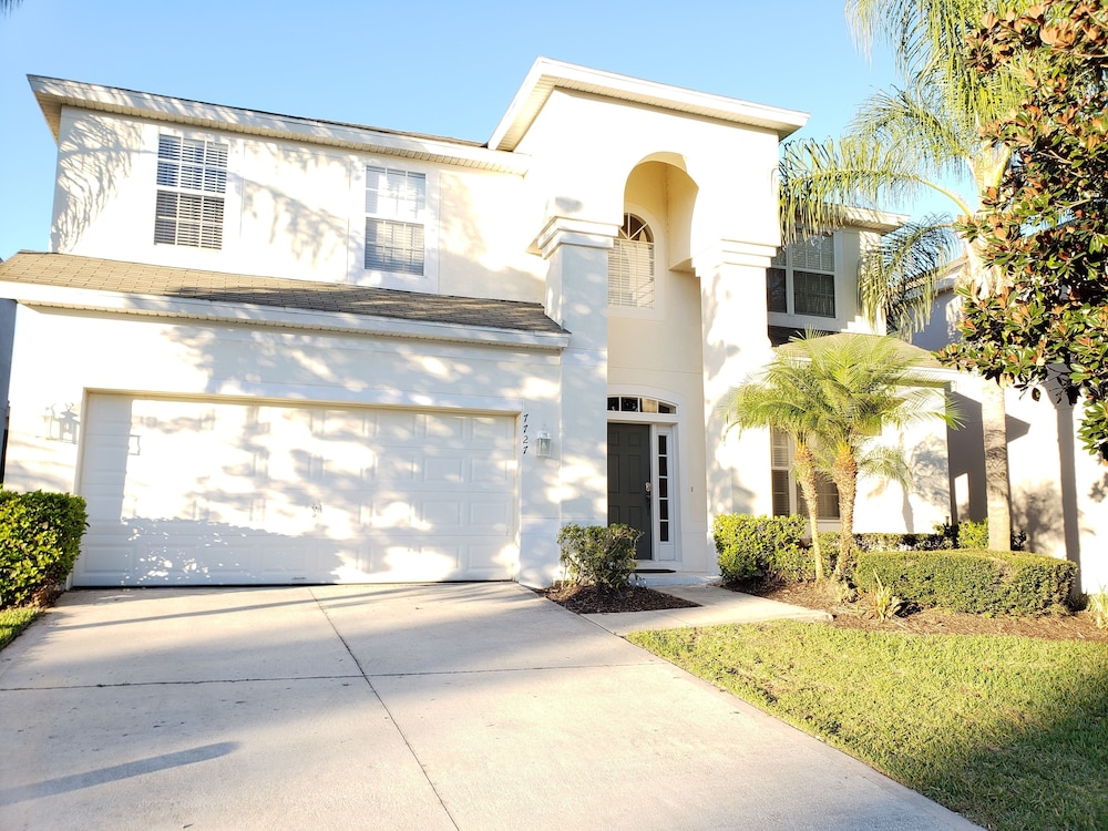 large 6/4 home, free pool heat, 3 miles to Disney - Four Corners | Vrbo