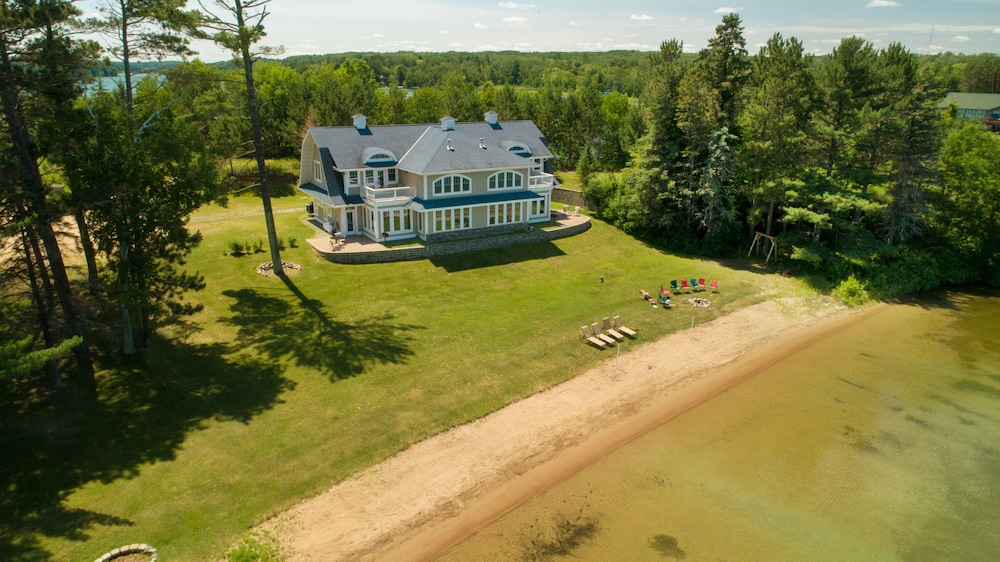 Chase On The Lake Resort Hotel in Walker, MN | Expedia