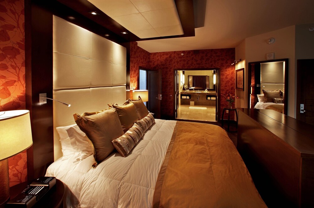 Isleta Resort and Casino in Albuquerque | Best Rates & Deals on Orbitz