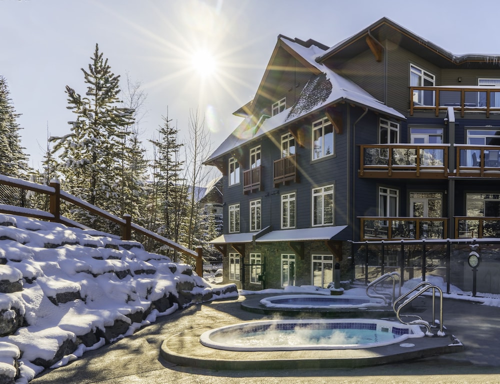 9 Best Hotels With Outdoor Hot Tubs In Canmore, Canada - | Trip101