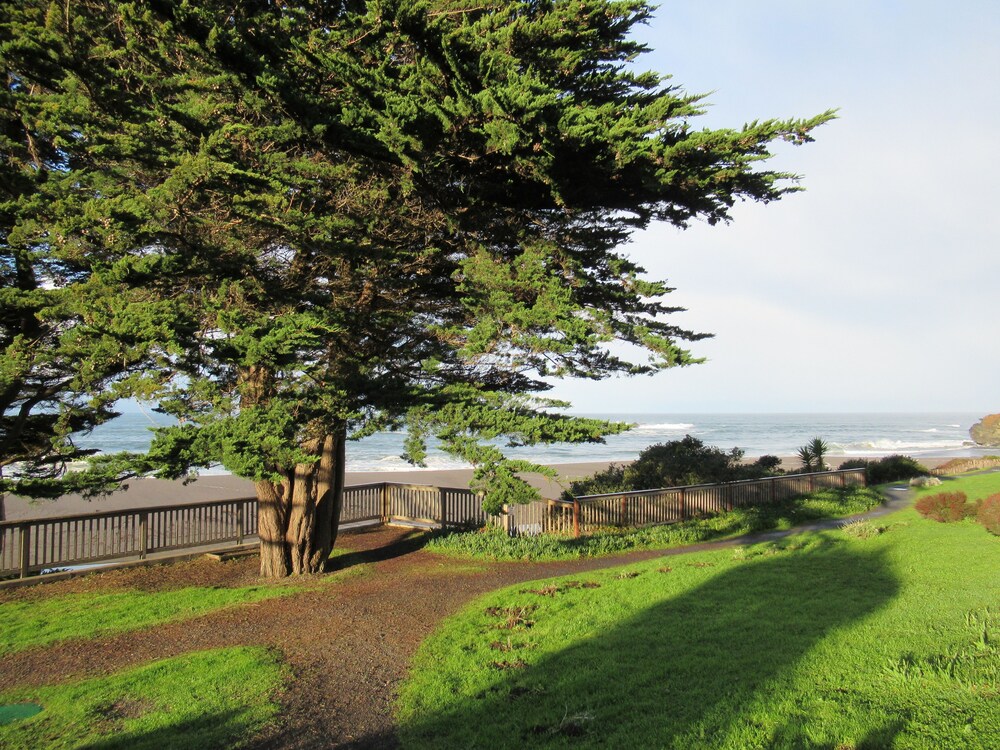 Gualala Country Inn, Gualala: $159 Room Prices & Reviews | Travelocity