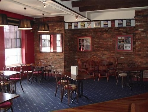 The Raven Hotel - Inn, Corby: $59 Room Prices & Reviews | Travelocity