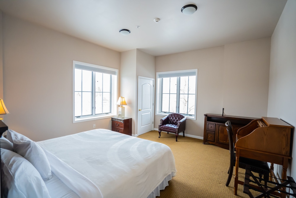 Amsterdam Castle in Amsterdam | Best Rates & Deals on Orbitz