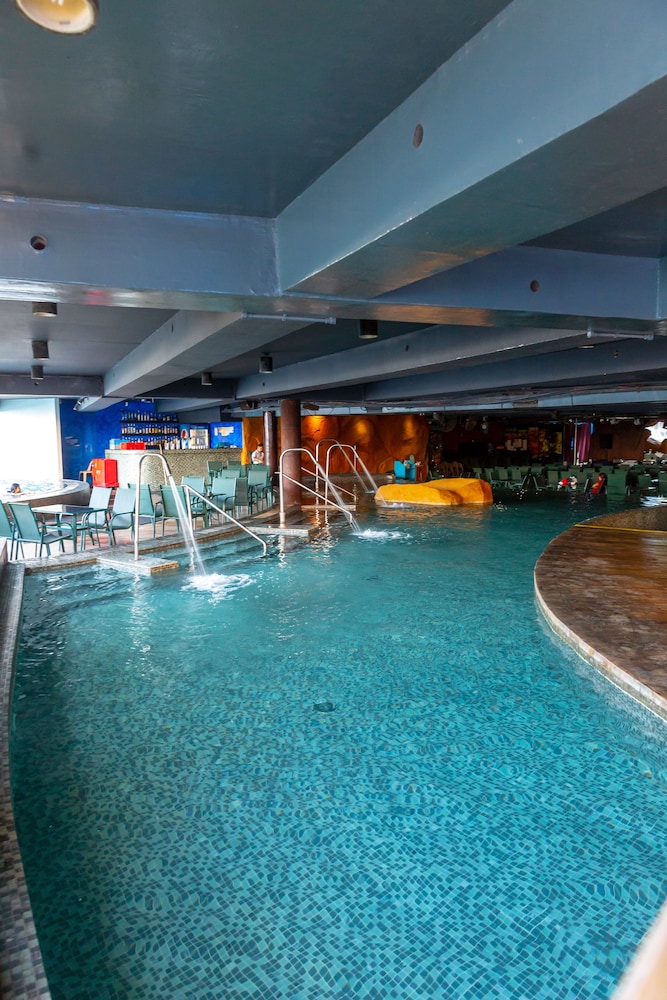 Hotel H2O, Manila: Room Prices & Reviews | Travelocity