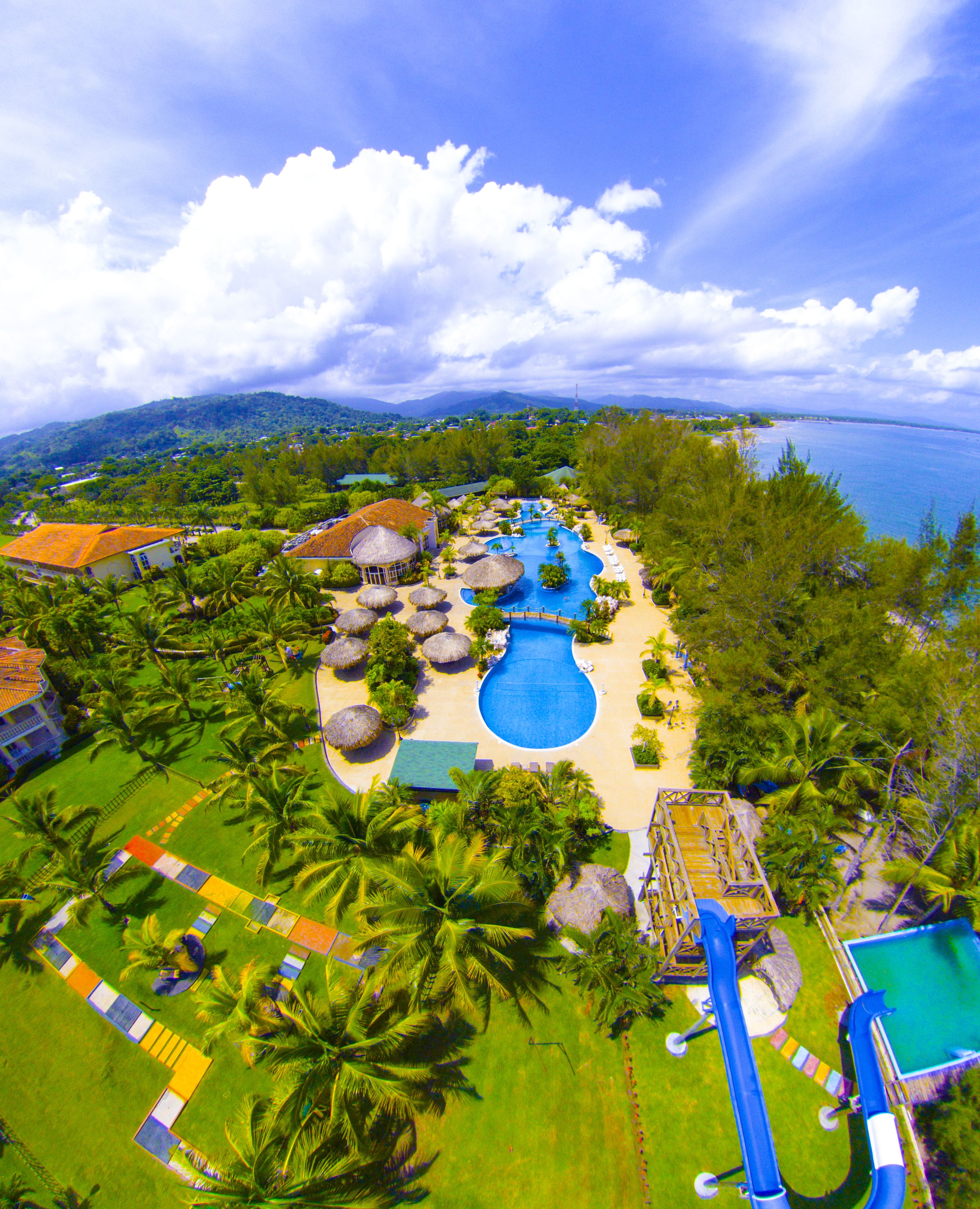 La Ensenada Beach Resort - All Inclusive in Tela | Expedia