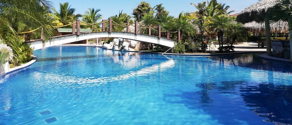 La Ensenada Beach Resort - All Inclusive in Tela | Best Rates & Deals ...