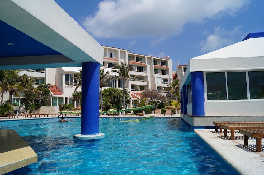 Solymar Cancun Beach Resort, Cancun: $108 Room Prices & Reviews | Travelocity