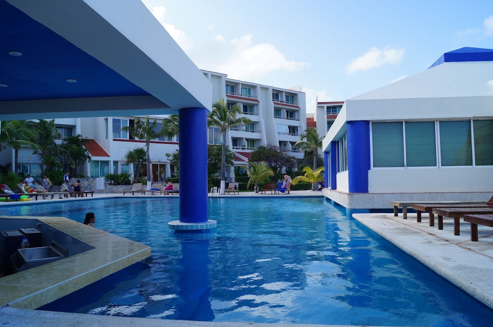 Solymar Cancun Beach Resort: 2019 Room Prices $112, Deals & Reviews ...