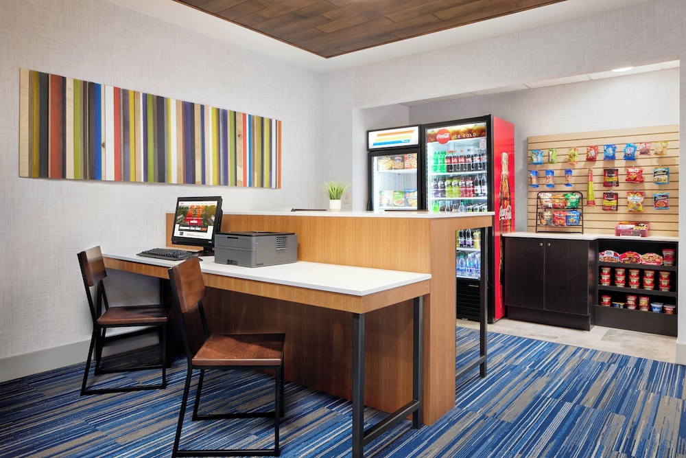 Holiday Inn Express & Suites Salem, an IHG Hotel in Salem | Best Rates ...