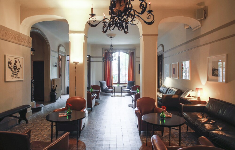 Hotel Nord-Pinus: Rooms, Reviews & Deals (Arles, FRA) | Wotif