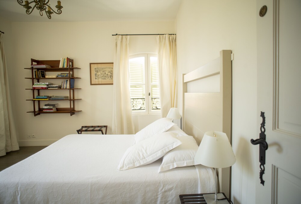 Hotel Nord-Pinus: Rooms, Reviews & Deals (Arles, FRA) | Wotif
