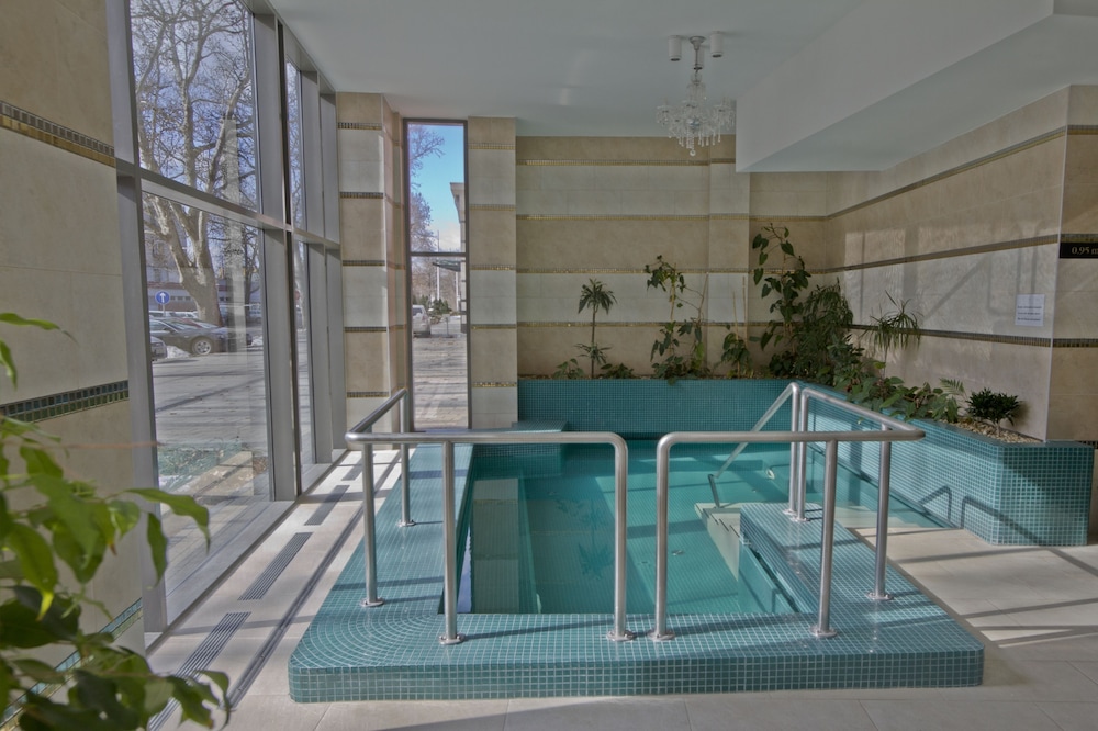 Hotel Divinus: AU$175 Deals & Reviews (Debrecen, HUN) | Wotif
