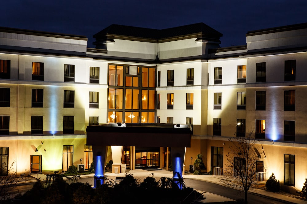 Holiday Inn Express Hotel & Suites Harrisburg West, an IHG Hotel in ...