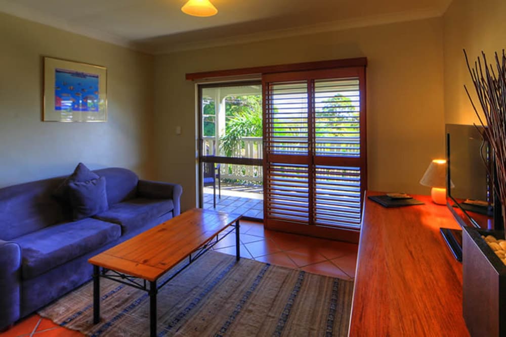 Sovereign Resort Hotel Deals & Reviews (Cooktown, AUS) | Wotif