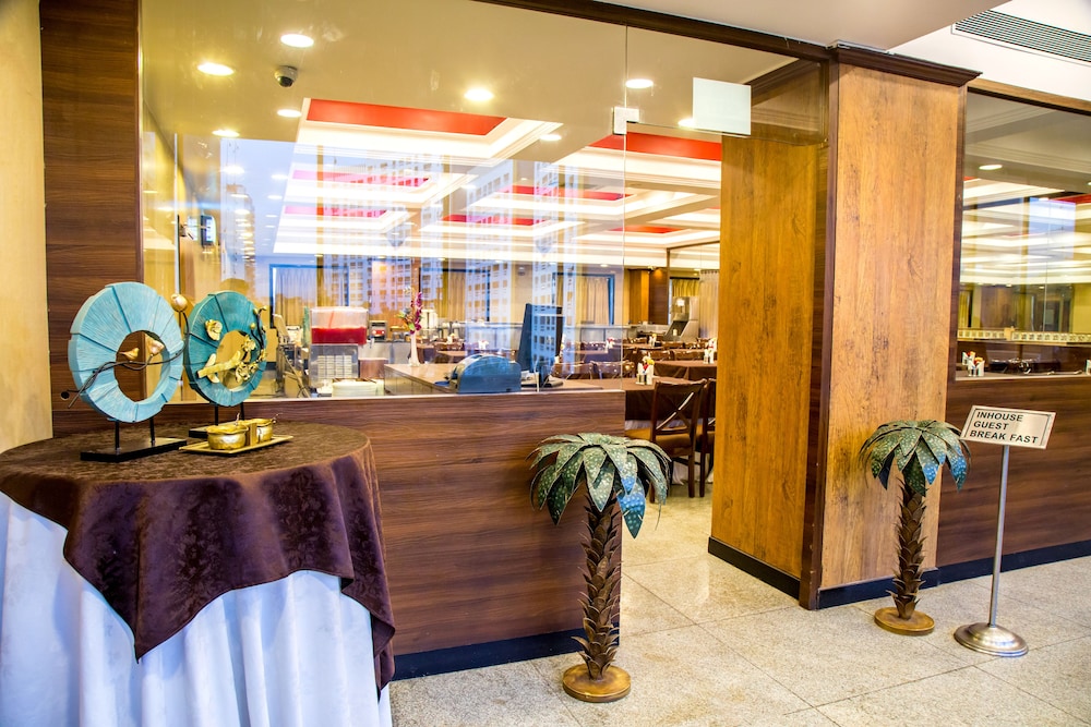 Hotel Tip Top Plaza, Mumbai: 2019 Room Prices & Reviews | Travelocity