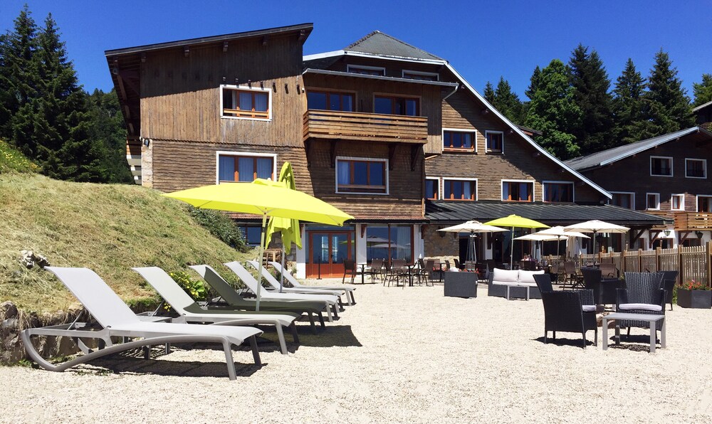 Chalet Hôtel La Mainaz Restaurant & Resort in Mijoux | Best Rates ...