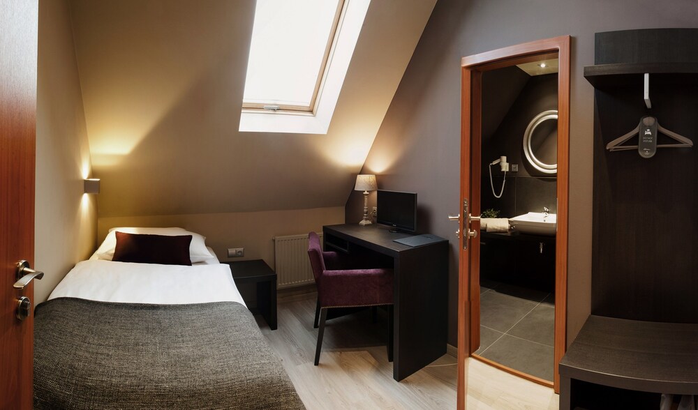 Rango: AU$161 Deals & Reviews (Plzen, CZE) | Wotif